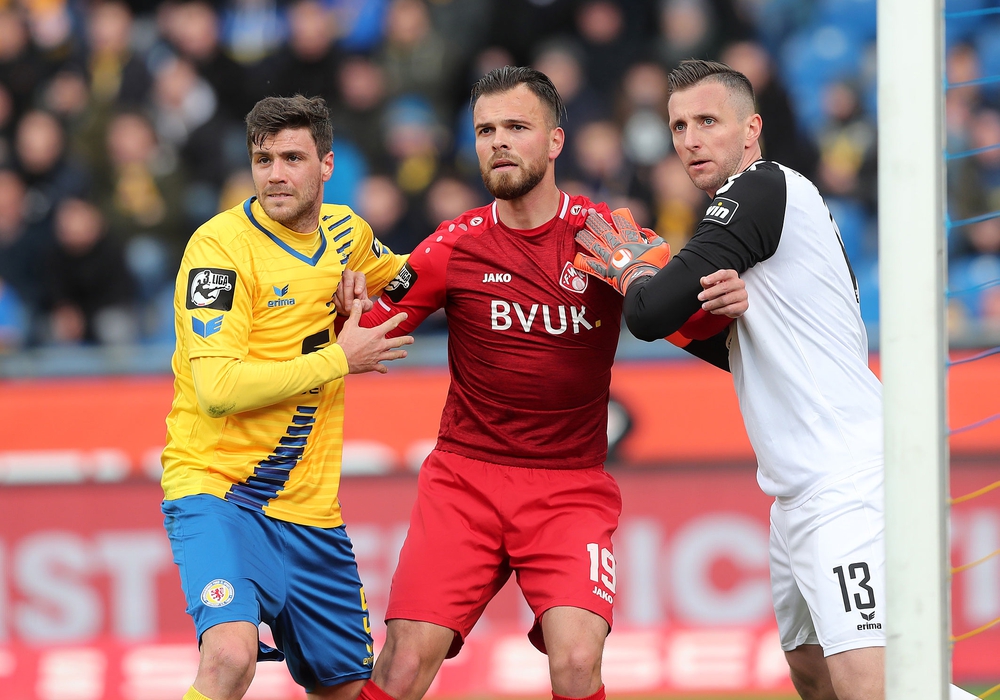 Erst Pech, dann Glück: Pfitzner rettet Eintracht den Punkt ...