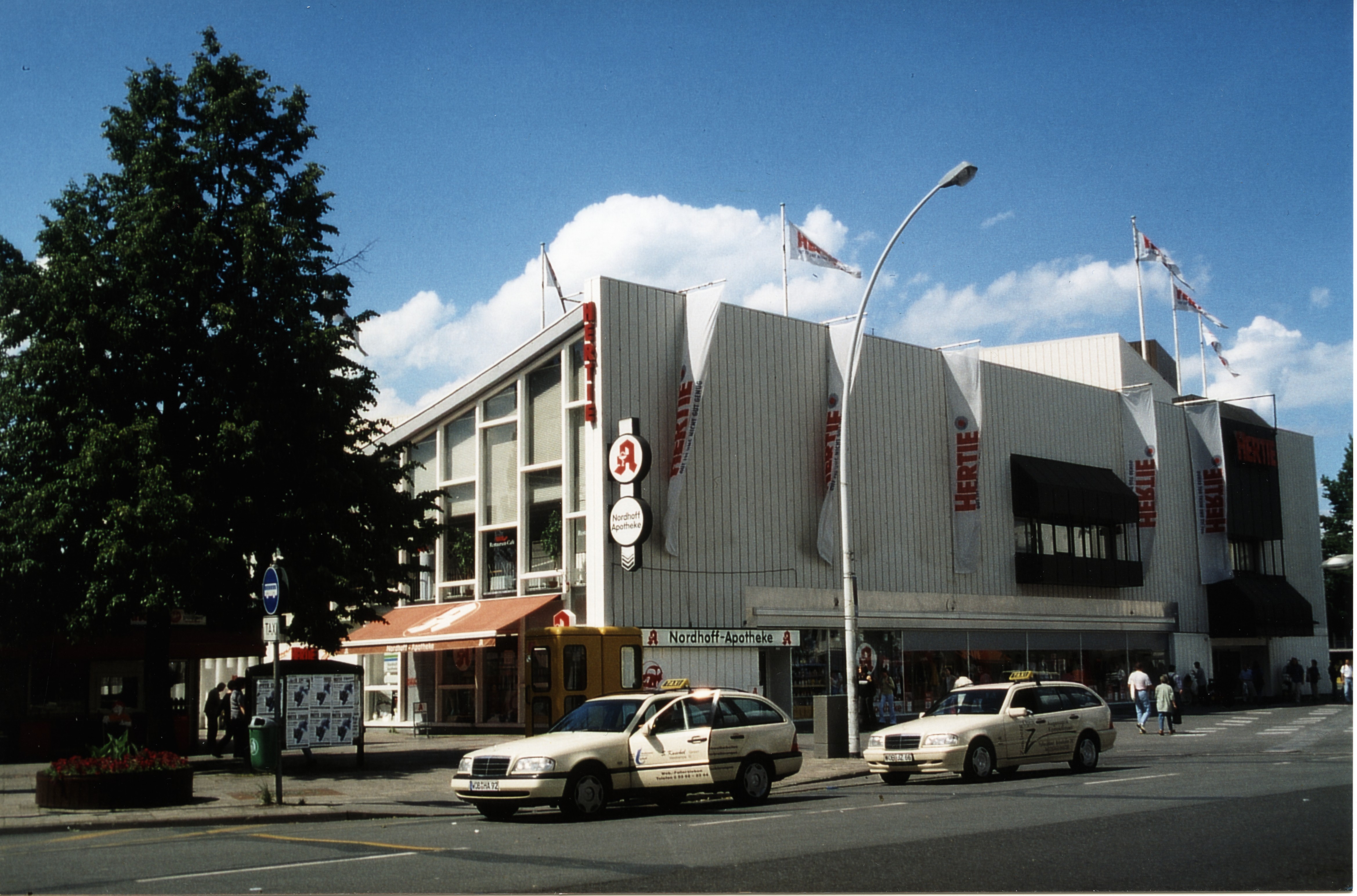 Archivalie des Monats: Hertie öffnet seine Pforten | regionalHeute.de