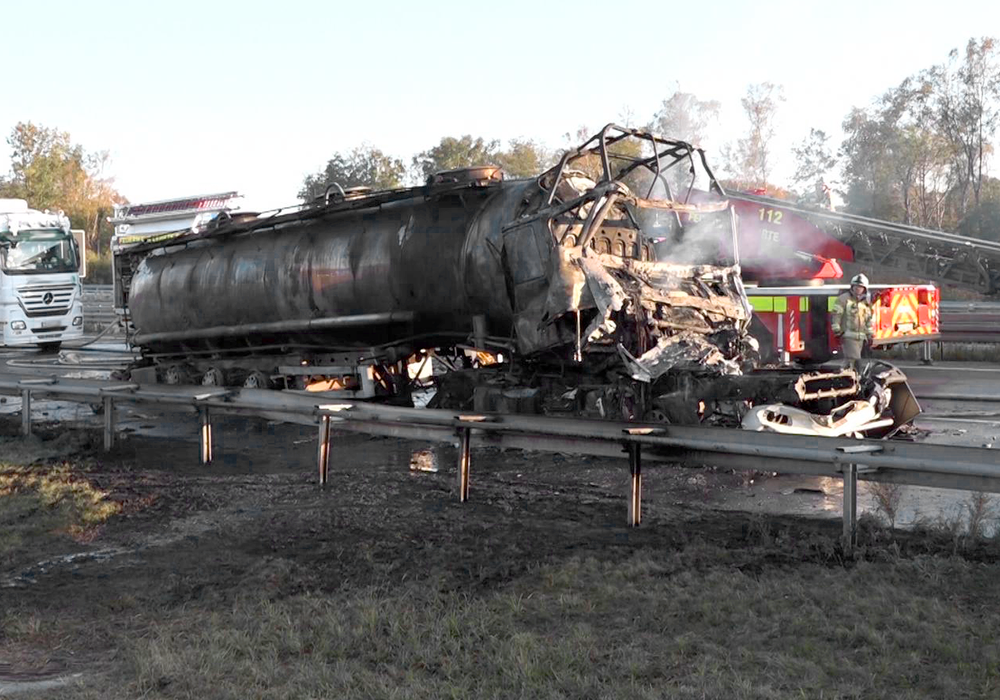 A2 nach Unfall gesperrt: Fahrer in Tanklaster verbrannt | regionalHeute.de