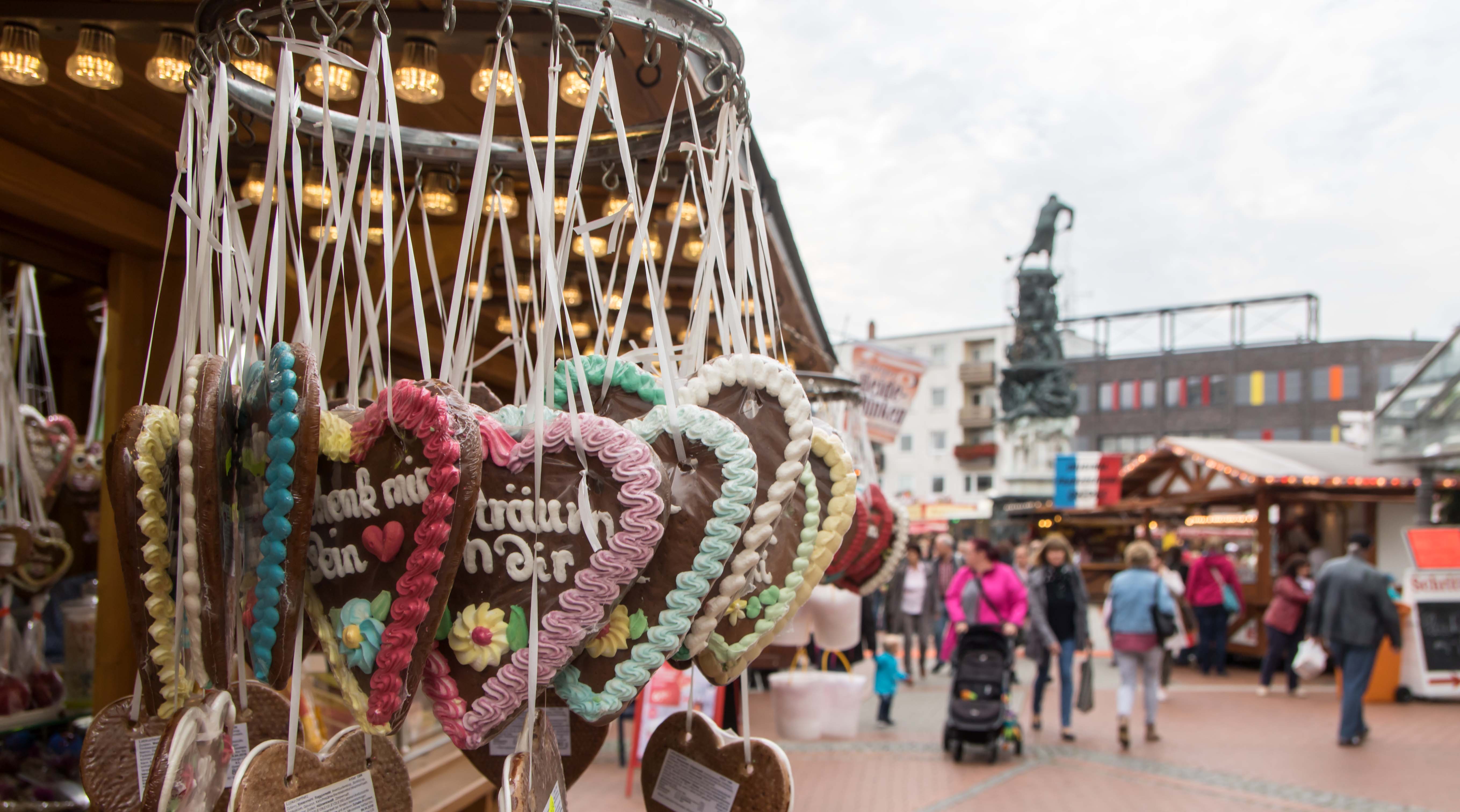 Bauernmarkt 2017: Viele Stände und eine Bühne am Stadtmonument ...