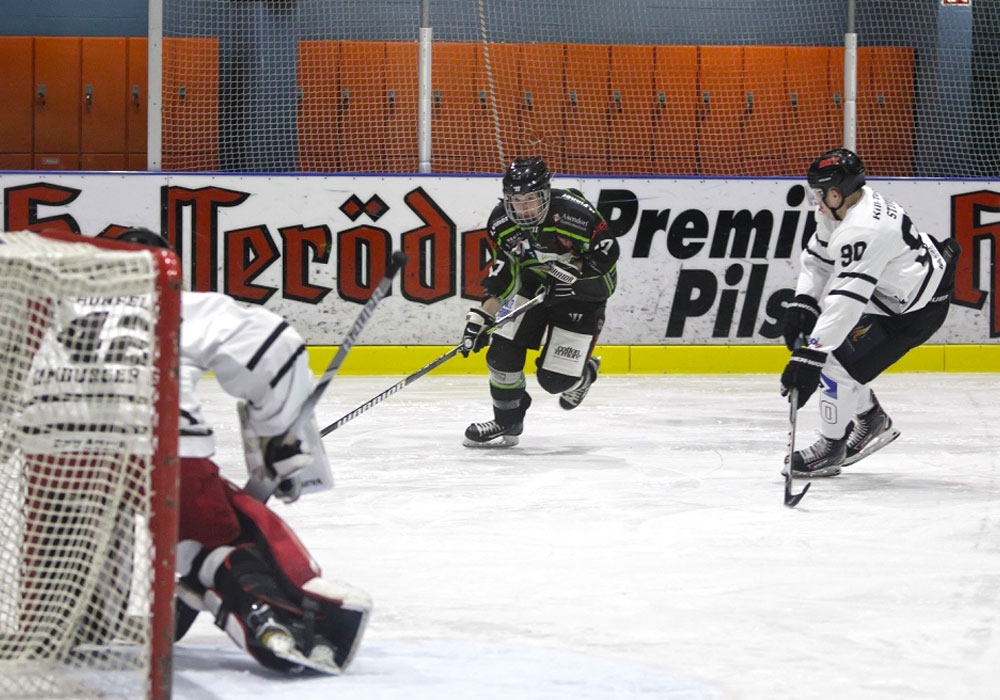 Icefighters spielen sich mit Doppelsieg ins Halbfinale | regionalHeute.de