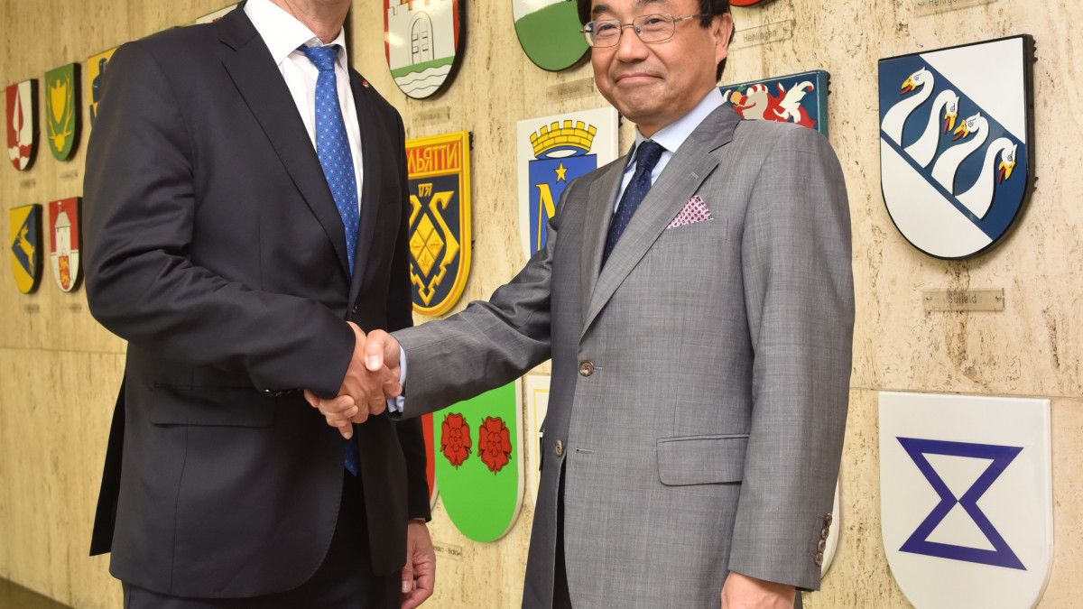 Japanischer Generalkonsul zum Antrittsbesuch in Wolfsburg ...