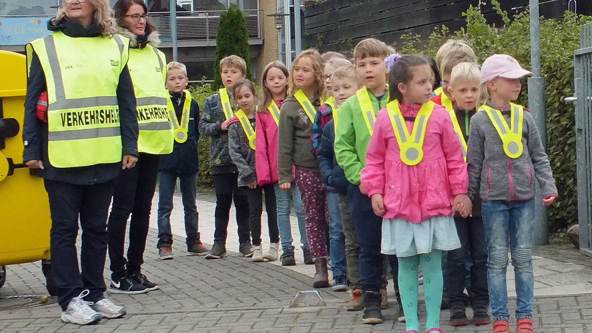 Grundschule Lehre: Zweitklässler erhielten Fußgängerdiplom ...