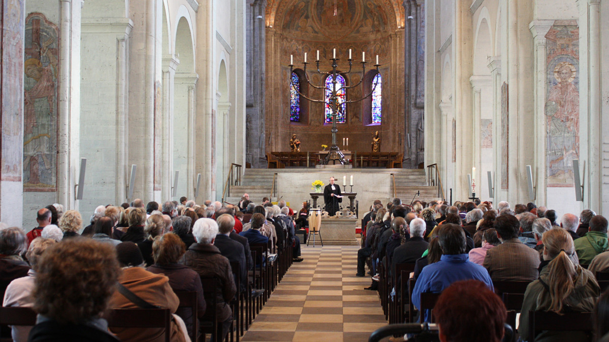 "Gott nahe zu sein ist mein Glück" – Inklusiver Gottesdienst im Dom ...