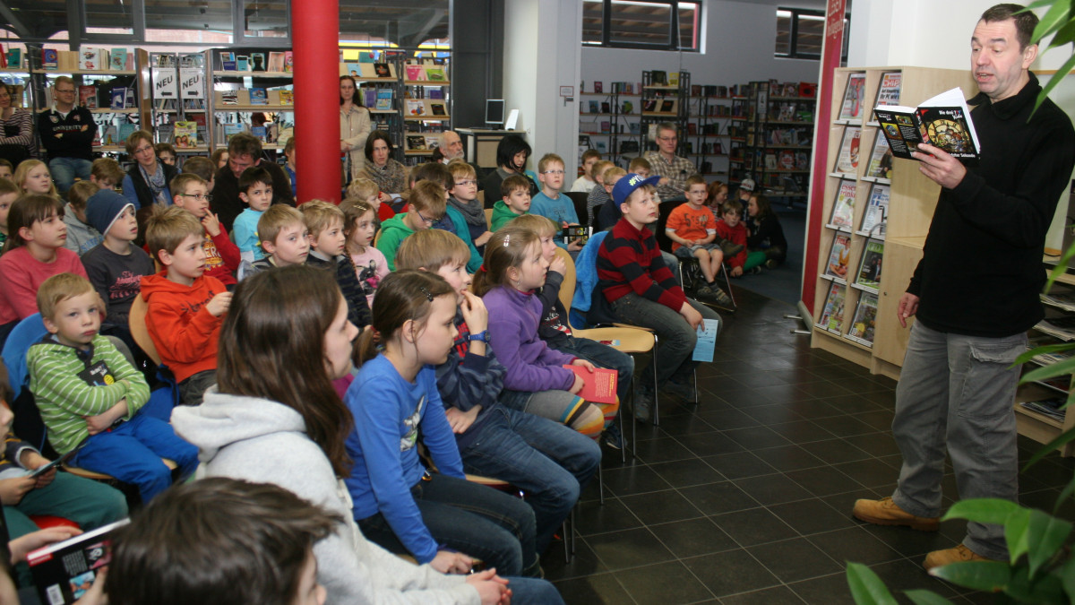 Kinder-und Jugendbuchwoche: Boris Pfeiffer liest "Die drei ??? Kids ...
