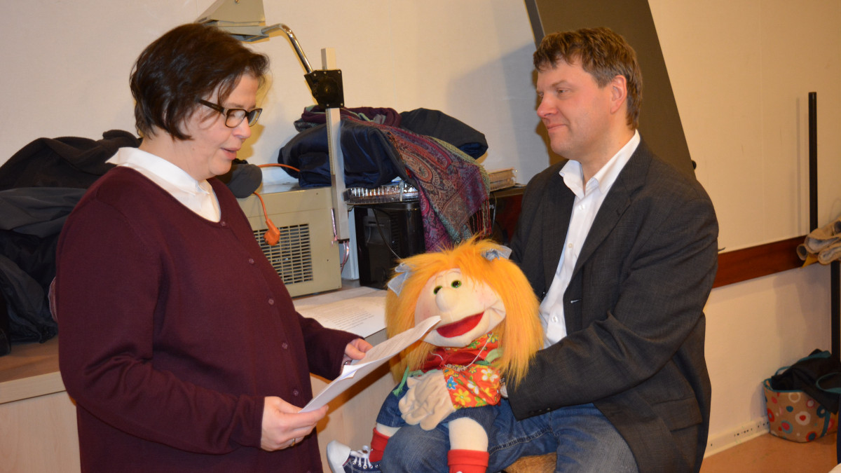 Ü-Kirche mit Puppe Lotta ganz vielen Sternen und Kamelen | regionalHeute.de