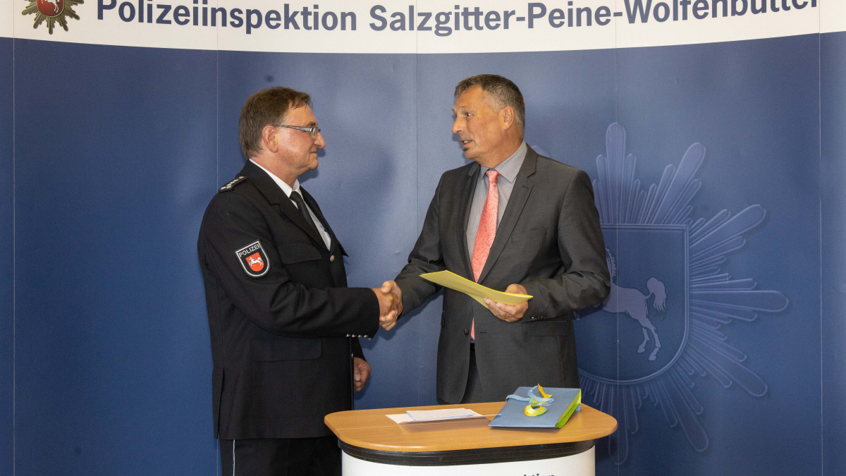 Nach 45 Jahren Polizeidienst: Abschied in den Ruhestand | regionalHeute.de