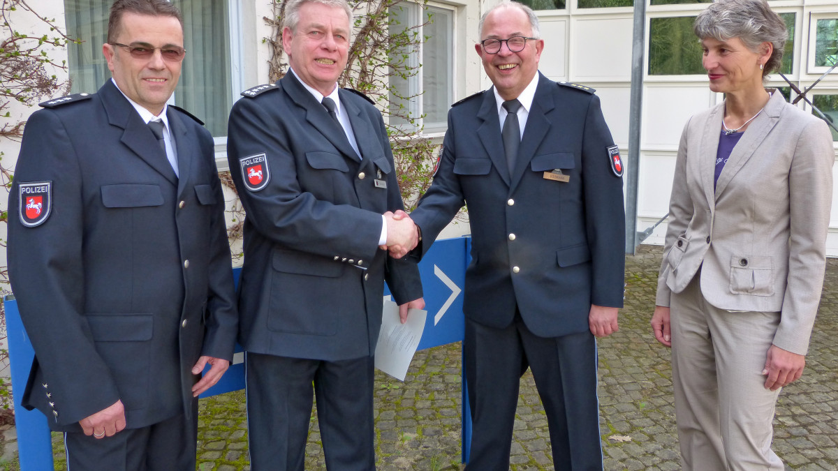 Polizei: Wolfgang Schmidt in den Ruhestand verabschiedet | regionalHeute.de