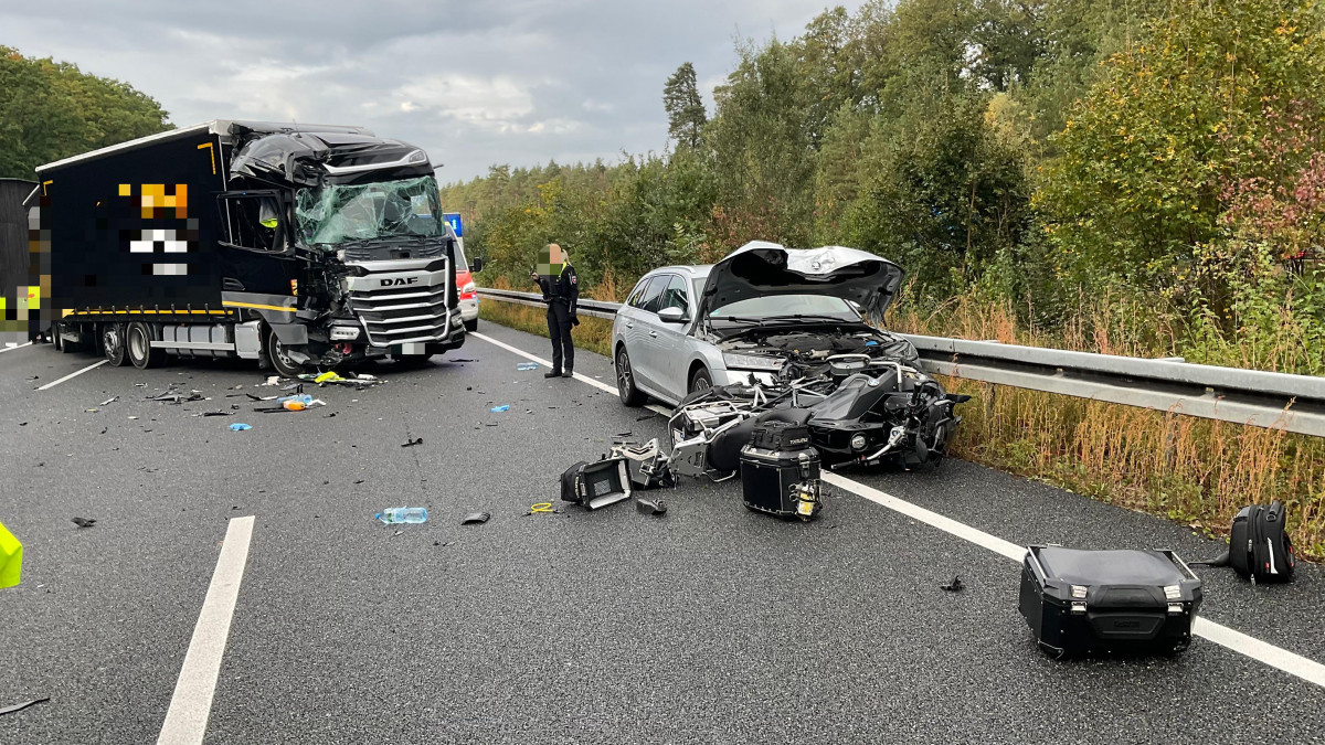 Schwerer Unfall auf A2: Kein Durchkommen für die Rettungskräfte ...