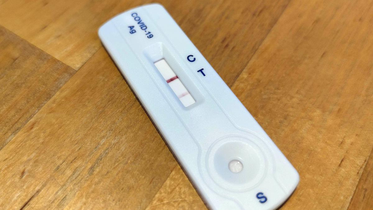 RKI schätzt Gefahr durch Corona nur noch als "moderat" ein ...