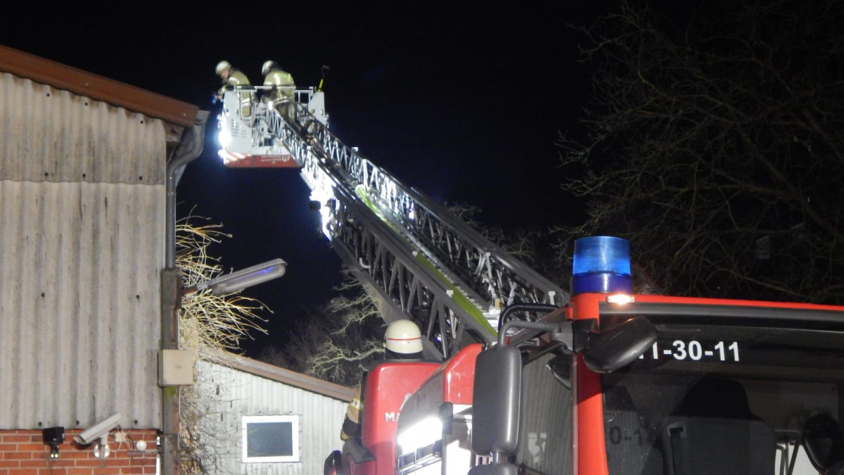 Großbrand in Bahrdorf - 1.500 Liter Heizöl in Scheune | regionalHeute.de