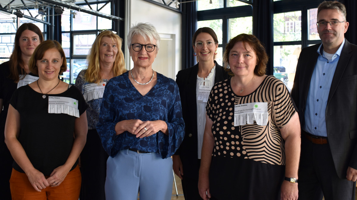 Wie können zugewanderte Frauen in den Arbeitsmarkt integriert werden? | regionalHeute.de