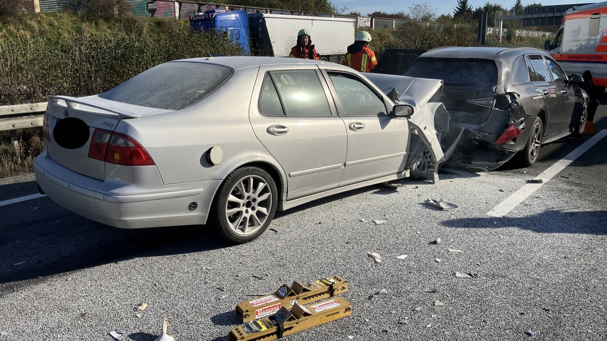 Auffahrunfälle auf der A2 bei Braunschweig - Ein Schwerverletzter | regionalHeute.de