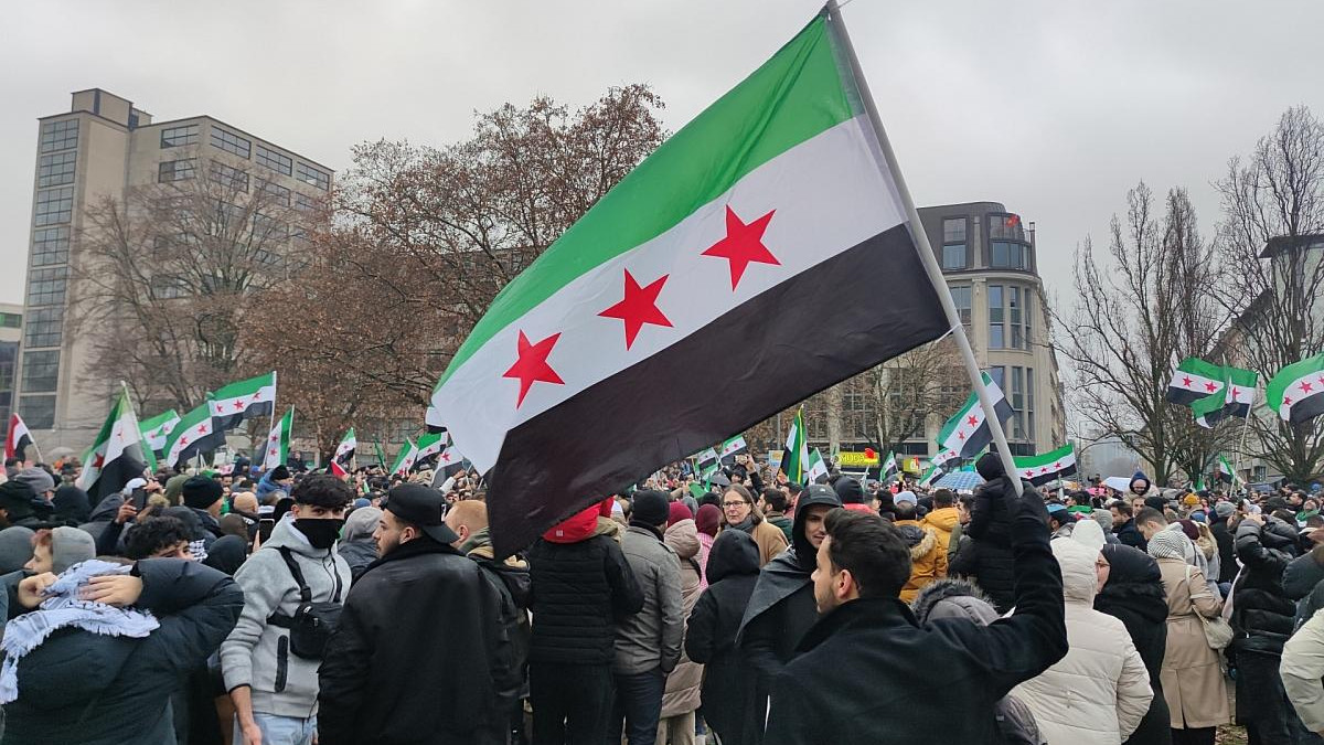 Syrer in Deutschland feiern Sturz von Assad | regionalHeute.de