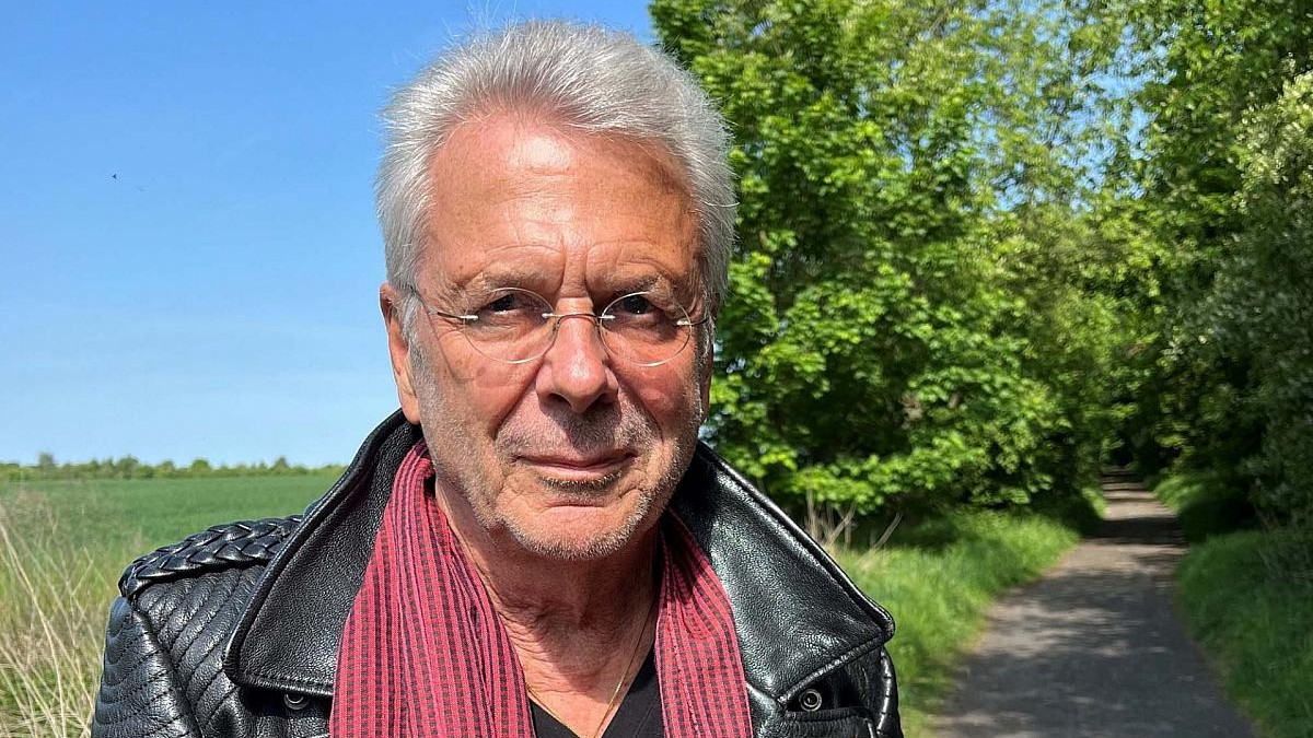 Reinhard Mey wieder auf Platz eins der Album-Charts | regionalHeute.de