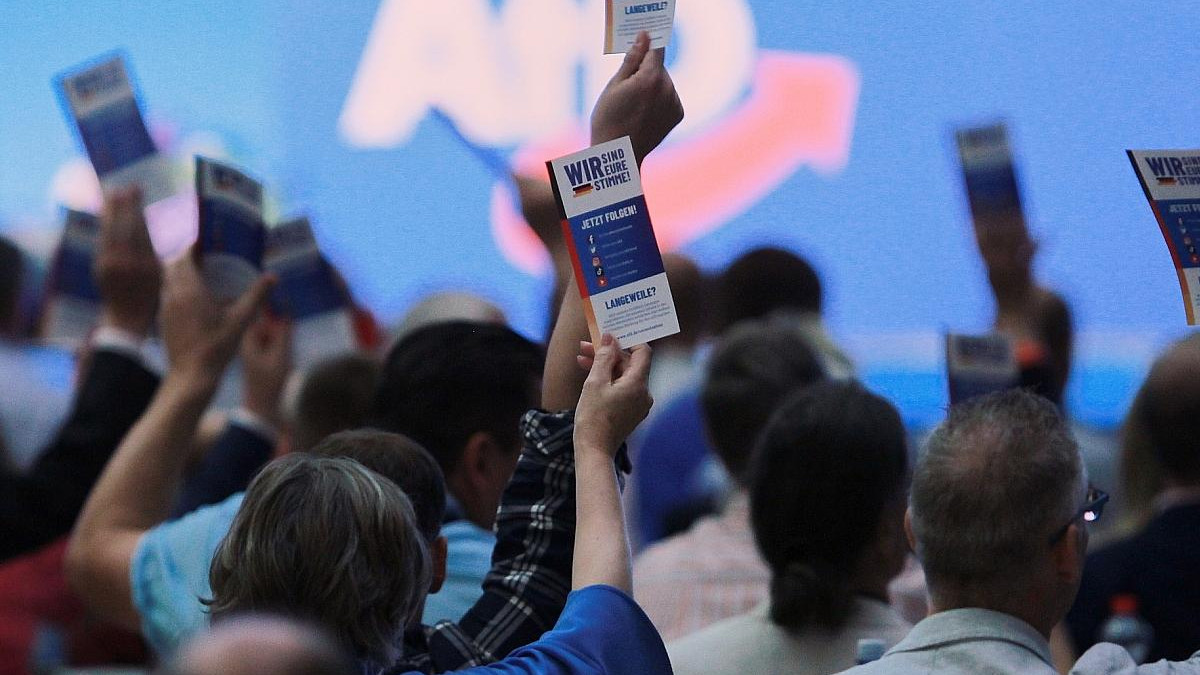 AfD-Parteitag setzt Entscheidung über Generalsekretär ab | regionalHeute.de