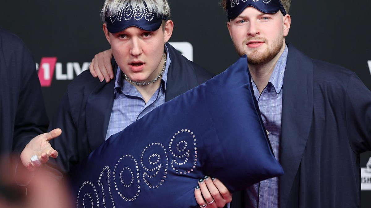 Soho Bani weiter an Spitze der Single-Charts - 01099 auf Platz 36 ...