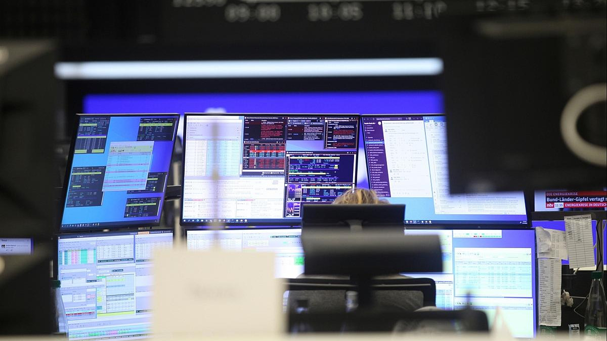 Dax arbeitet sich am Mittag zu Höchststand - Siemens Energy vorn ...