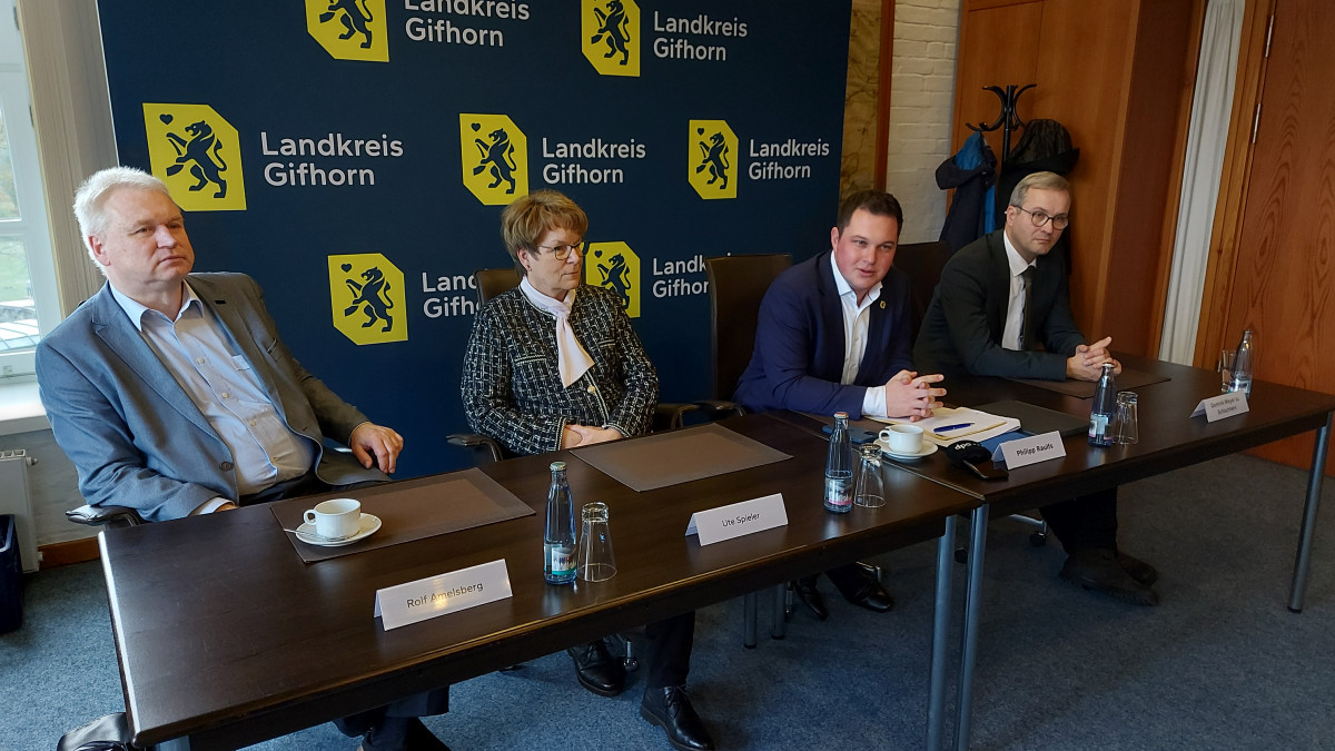 Gifhorn: Landrat Philipp Raulfs tritt sein Amt an | regionalHeute.de