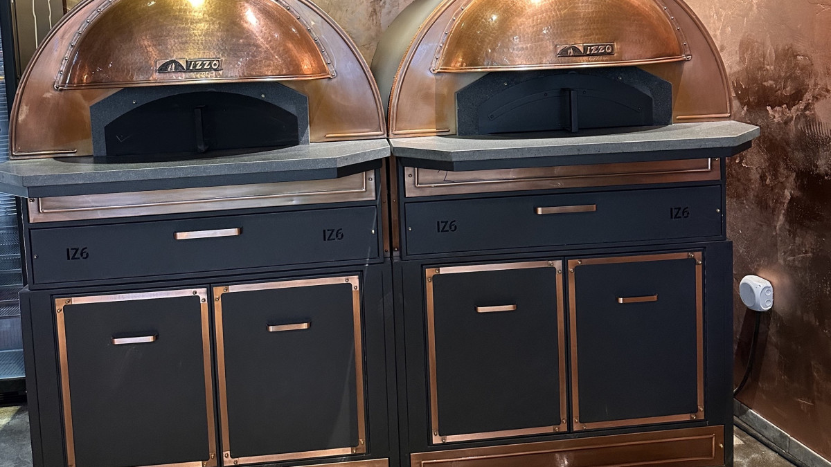 Minuten-Pizza aus 480-Grad-Ofen: Neues Restaurant öffnet in ...