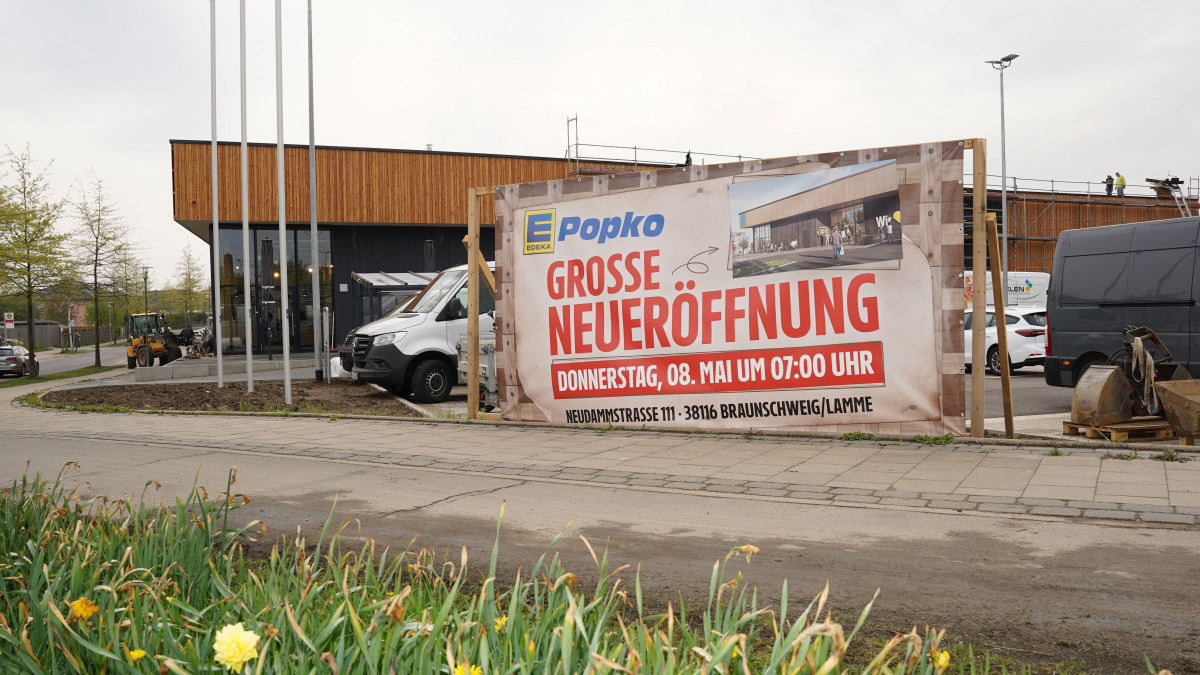 EDEKA: Neuer Holz-Supermarkt in Braunschweig eröffnet morgen ...