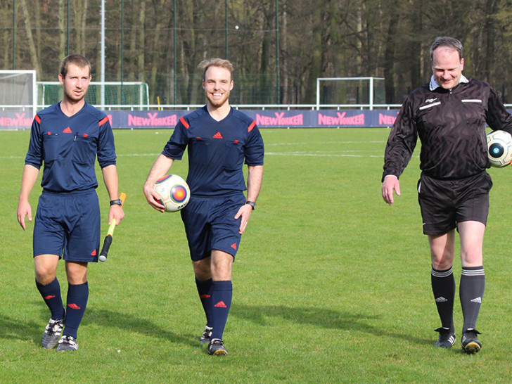 Oberliga-Schiri zwickte die Wade – Martin Mlitzke sprang ein ...
