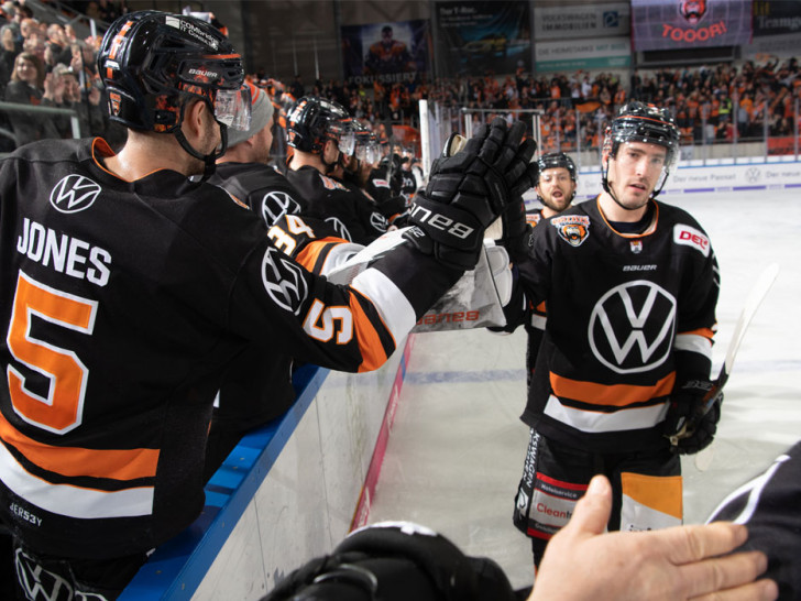 Wie in den alten Tagen! Grizzlys Wolfsburg zerlegen Ligaprimus München ...